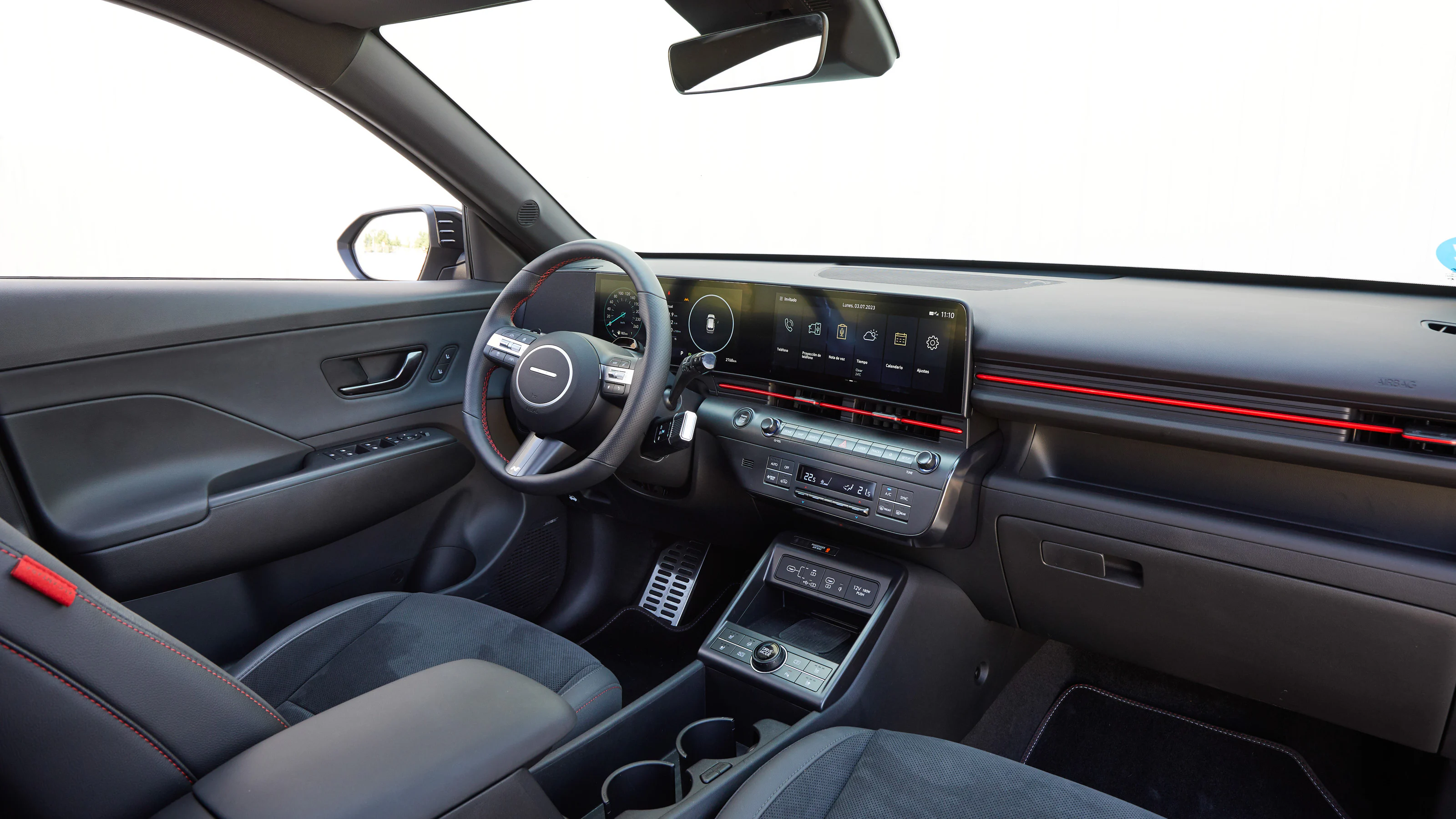Hyundai Kona Interior Y Maletero Carwow hyundai-kona-interior-y-maletero-carwow